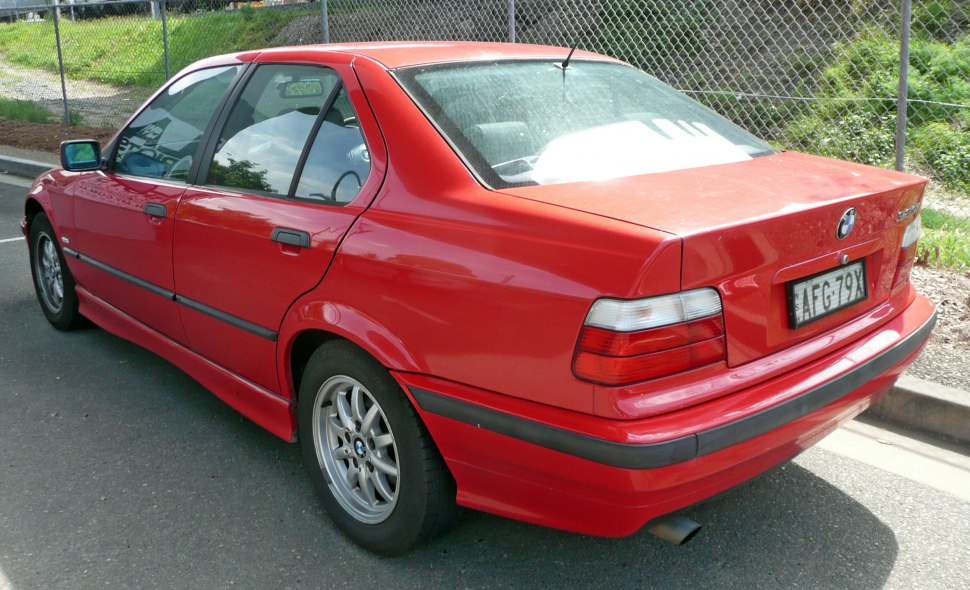 BMW 3 Series Sedan (E36) 318 tds (90 Hp)